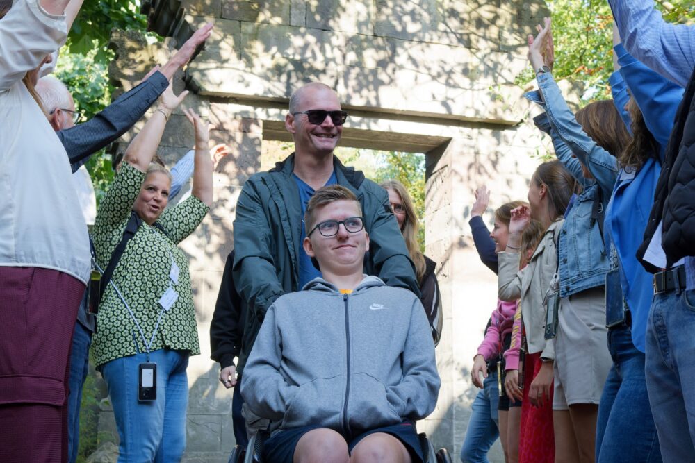 Robin (16) uit Leeuwarden beleeft een spectaculaire Opkikkerdag vol ...