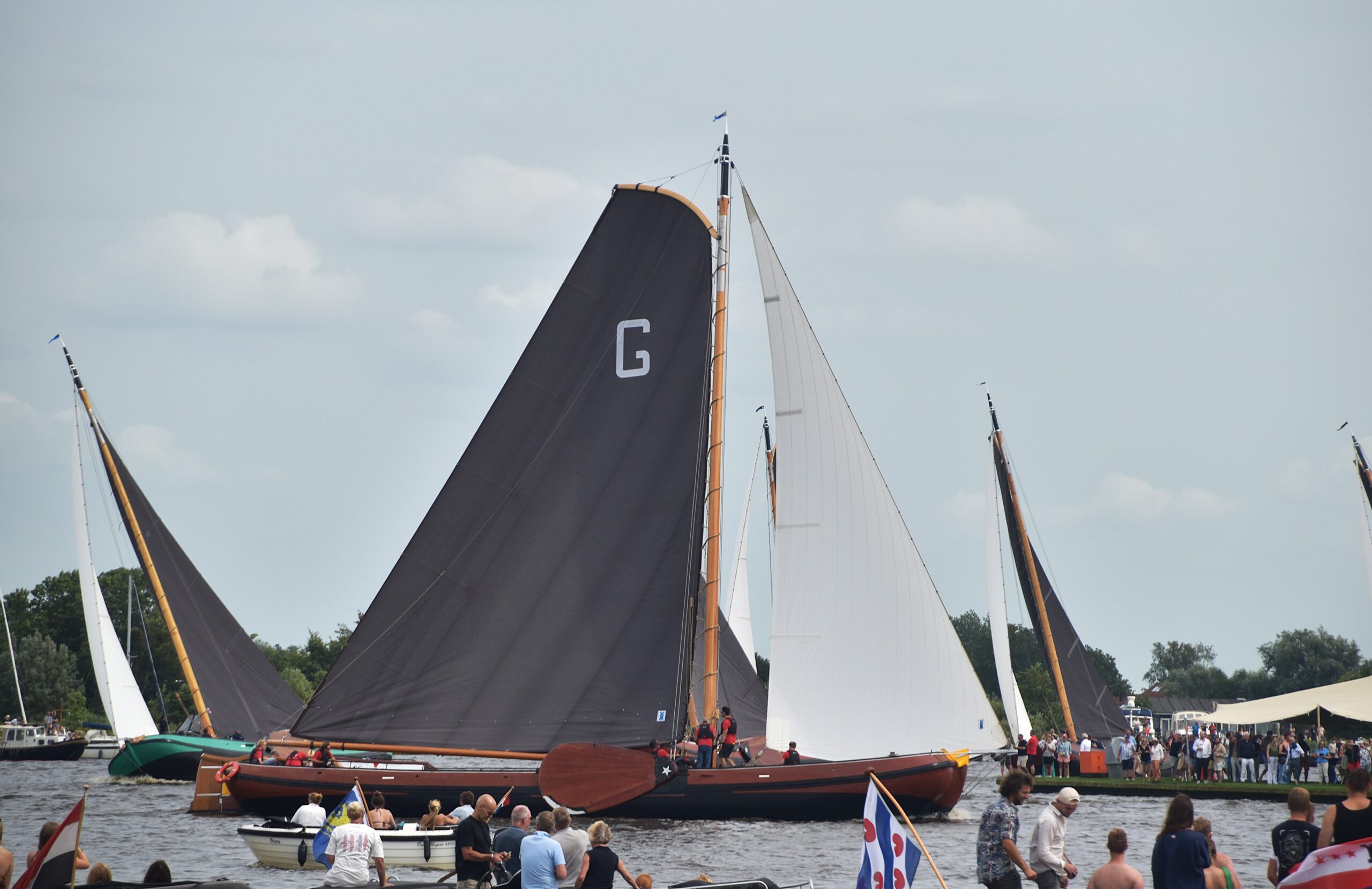Zaterdag 26 juli is de start van het skûtsjesilen in Grou - Omroep ...